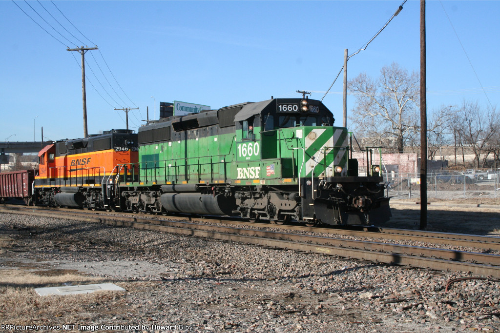 BNSF 1660 switches the Sand Springs lead
